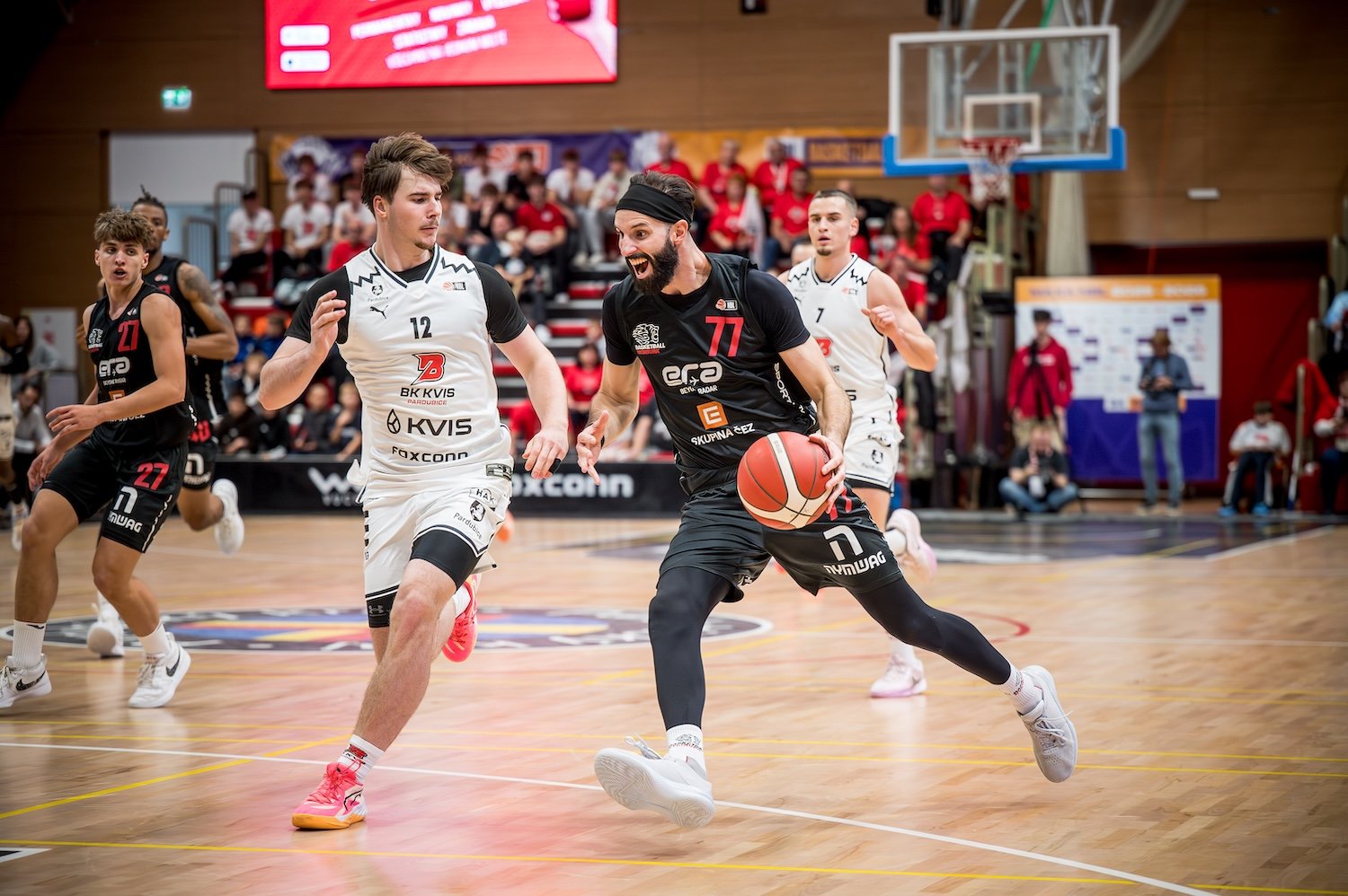 OBRAT V PARDUBICÍCH | ERA Basketball Nymburk